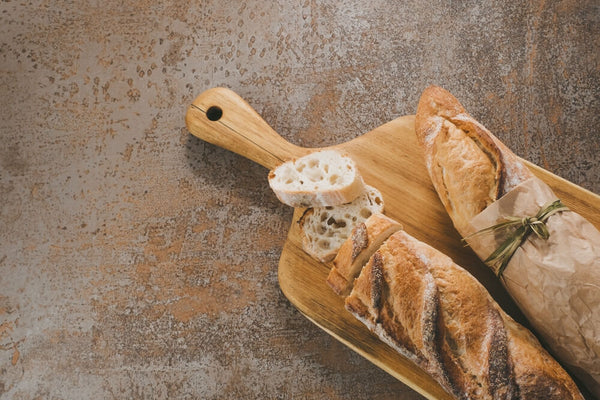 How to Eat Bread: Bread Presentation & Eating Etiquette - Banneton Man